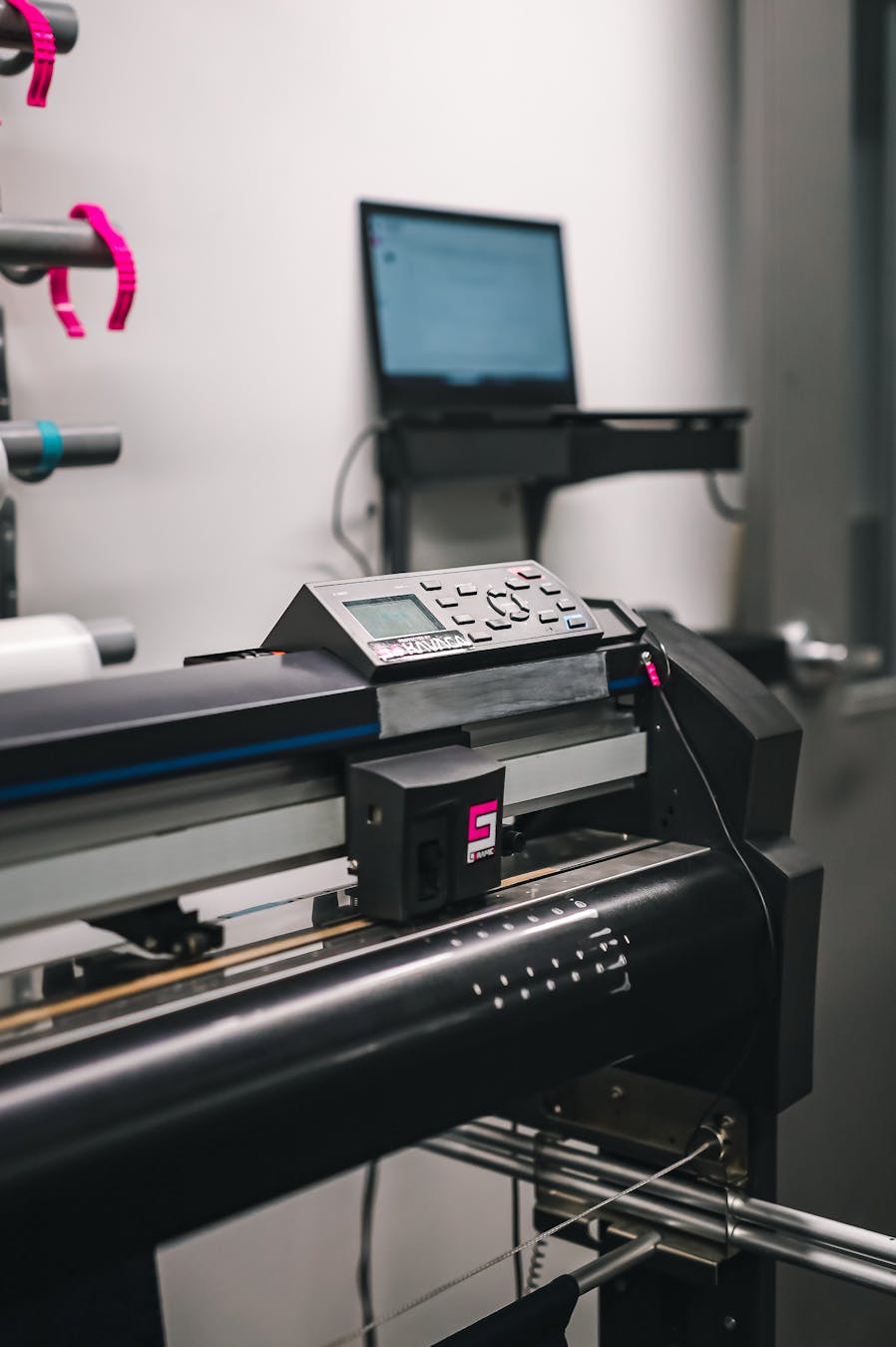 Print vs Digital: Surprising ROI Stats You Need to Know - Print Lord